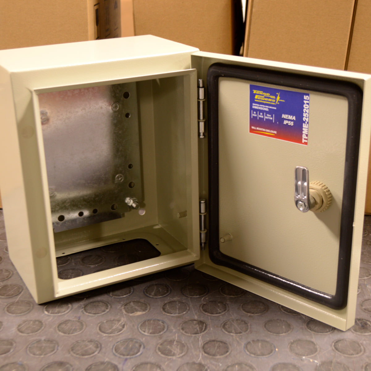 TPME252015 — GABINETE METALICO NEMA IP55 250X200X150MM – TeknoPowers